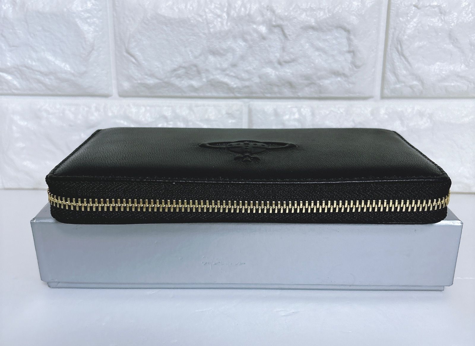 再入荷✨️【最新✨️大人の高級感】新品 ヴィヴィアン 再入荷✨️【最新✨️大人の高級感】新品 ヴィヴィアン