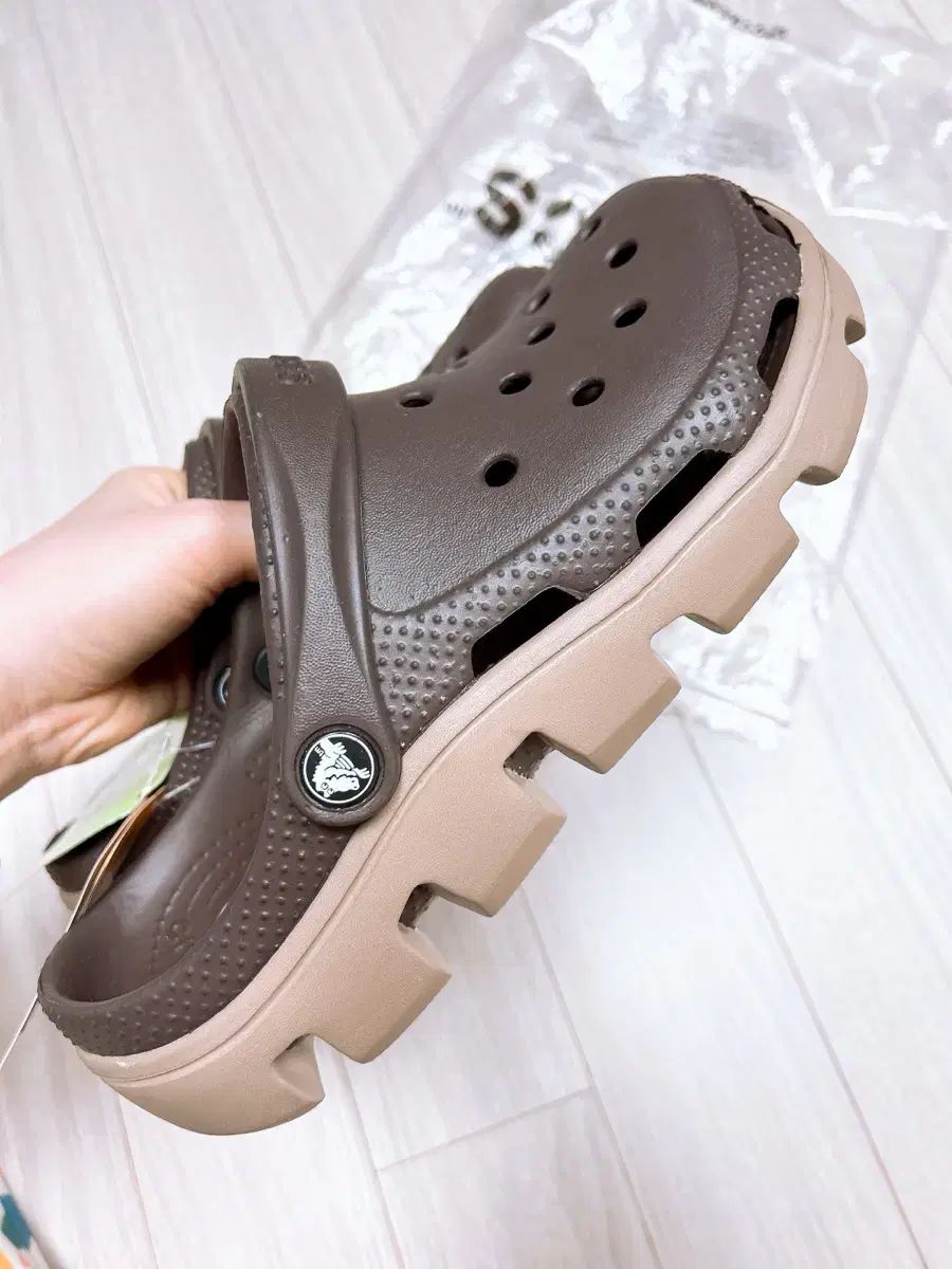 新品 crocs(クロックス) M6 W8 240 ー 250 - メルカリ