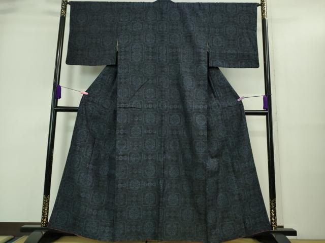 平和屋本店□極上 本場結城紬 重要無形文化財 100亀甲 飛び亀甲柄 丸文