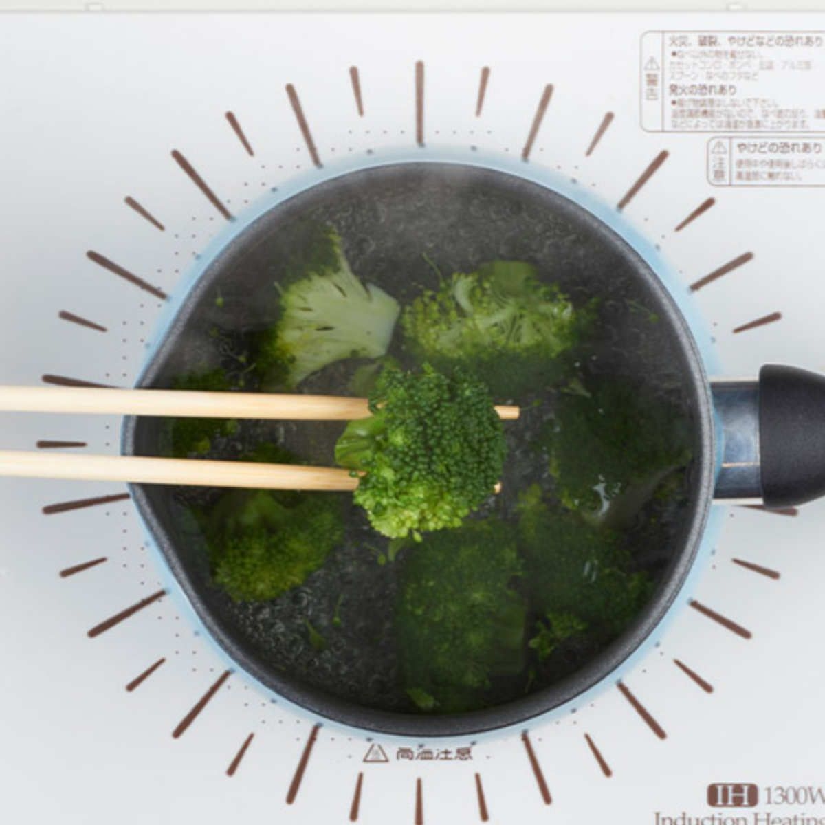 マルチポット M 2.2L IH対応 Tomay （ ガス火対応 片手鍋 ミルクパン 小鍋 ガラス蓋付き ふっ素加工 軽い 14cm フッ素コーティング 揚げ鍋 アルミ製 注ぎ口付き 蓋付き ...