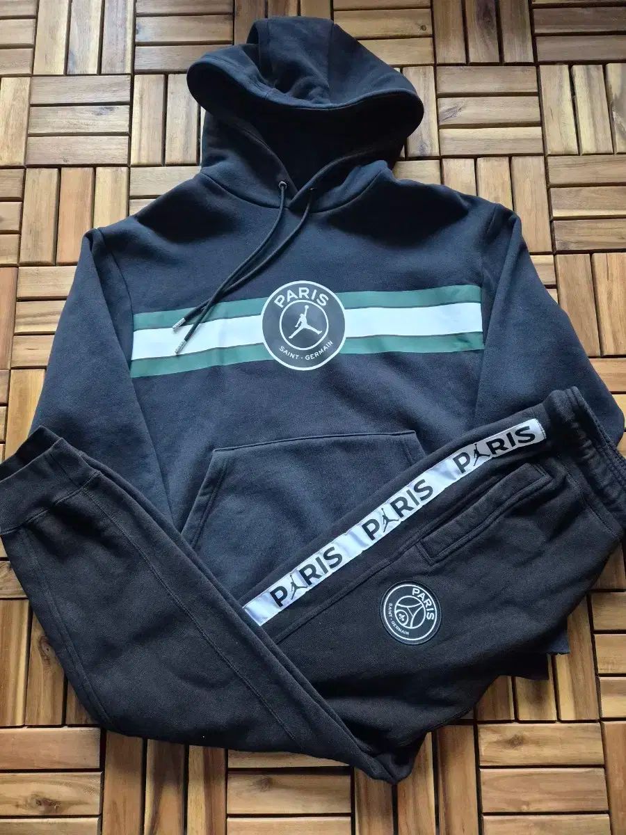 Nike Nike(ナイキ) Jordan x PSG スウェット セットアップ Nike Nike(ナイキ) Jordan x PSG スウェット セットアップ