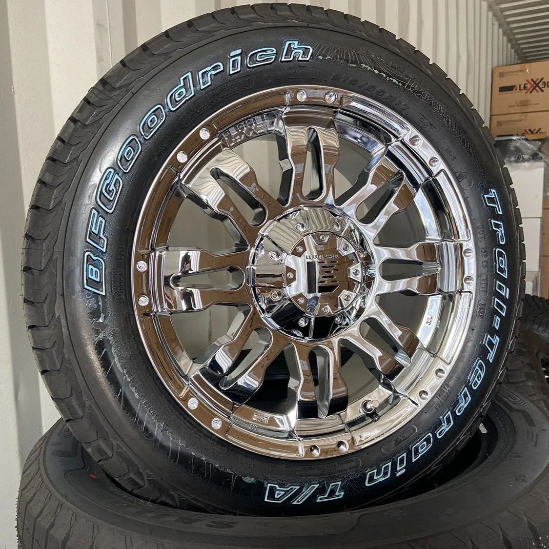 デリカ D5 RAV4 エクストレイル CX5 CX8 17インチ LEXXEL Balano BF グッドリッチ トレイルテレーン T/A 245/65R17 235/65R17 - メルカリ