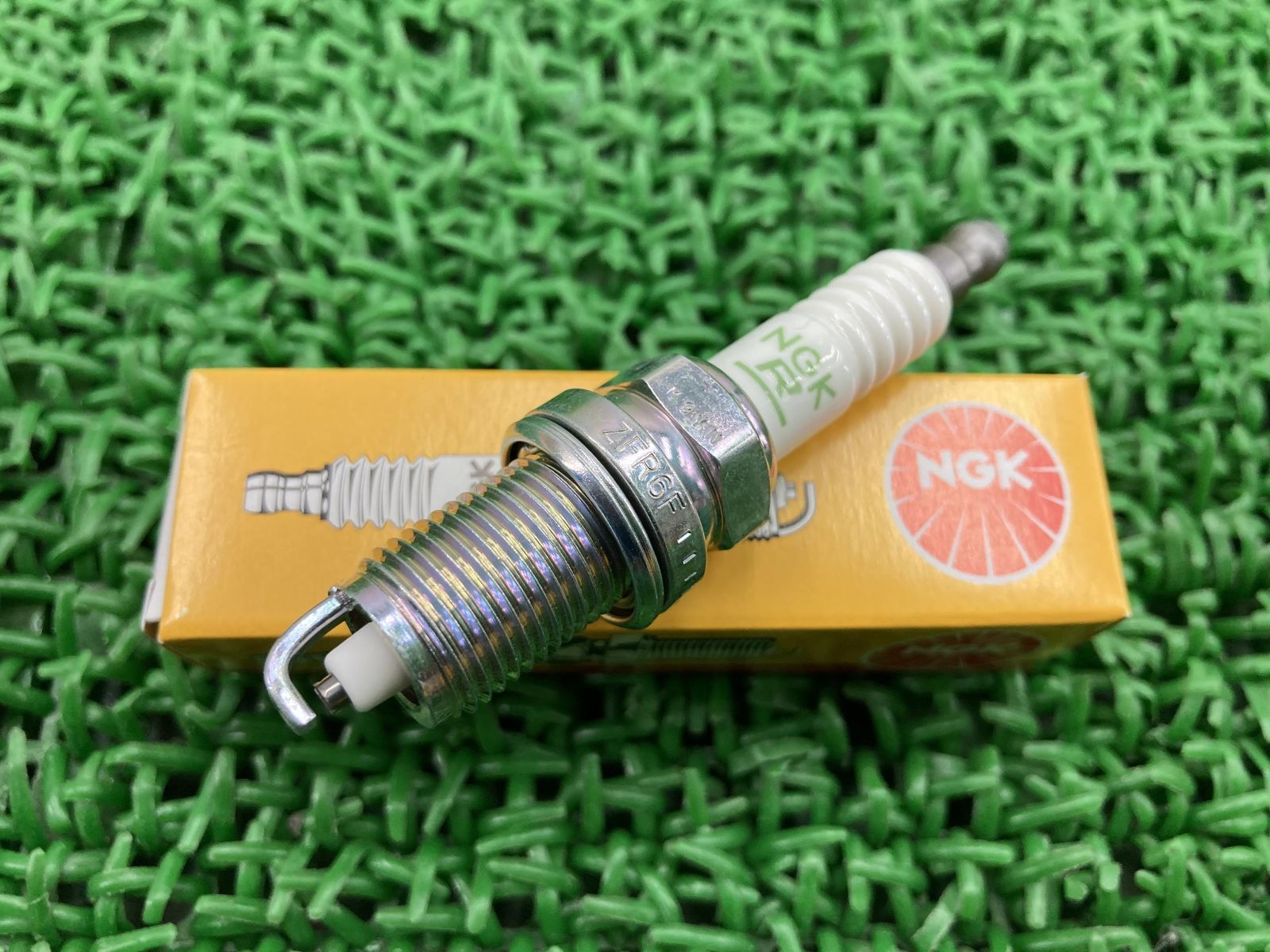 NGK ZFR6F-11 スパークプラグ P098-5586 在庫有 即納 日本特殊陶業 新品 未使用 即納 Zシリーズ 三菱3G83エンジン ...