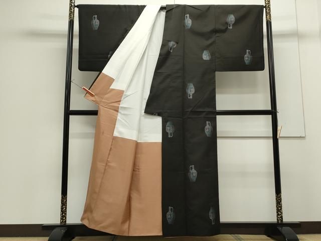 平和屋着物○本場大島紬 9マルキ 地空き 陶器鳥文 黒地 正絹 逸品