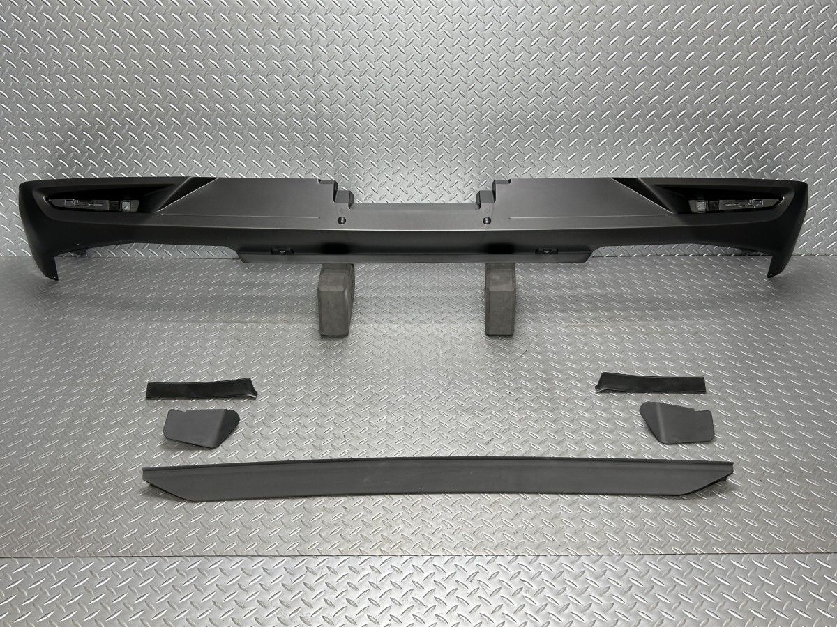 送料無料【新車外し】ライズ 純正リアバンパーガード 52169-B1030 76851-B1060 65631-B1050 65632 ...