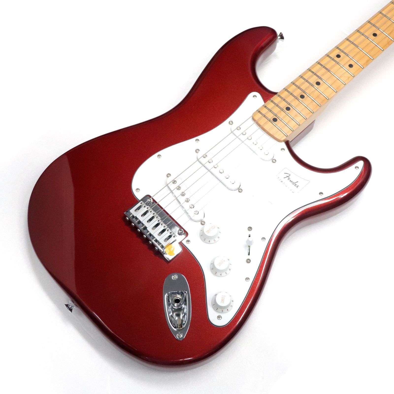 【新品】 Fender Standard Stratocaster, Maple Fingerboard, White Pickguard ...