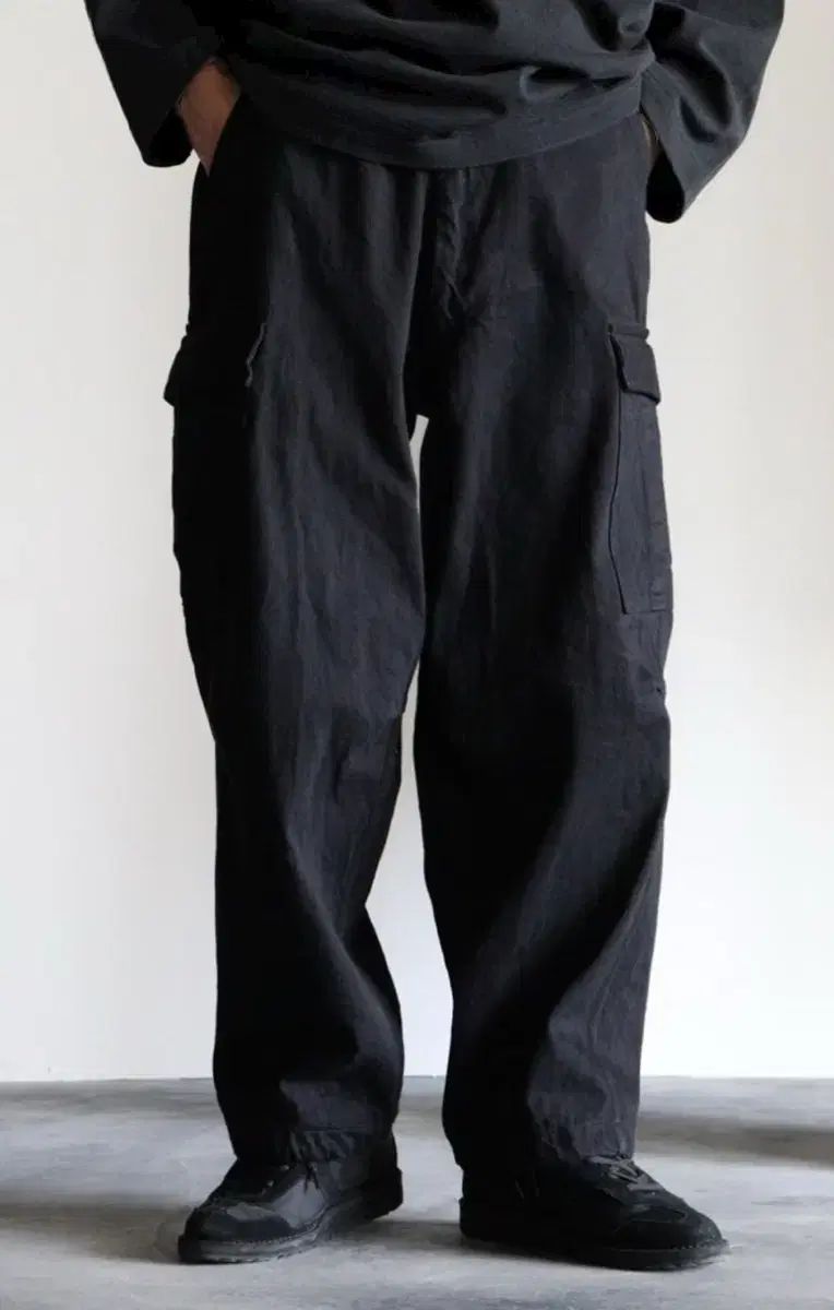 24SS ） COMOLI(コモリ) BDU パンツ 2size - メルカリ