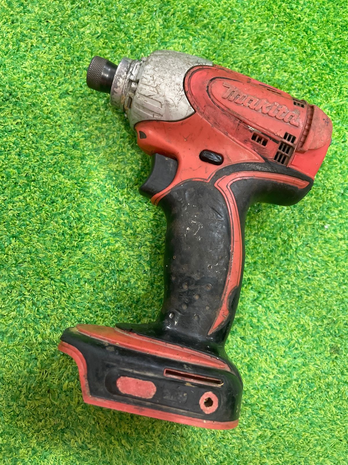 マキタ 型式不明 充電式インパクトドライバ 軸ブレ:中 対応バッテリ:14.4V 現状品（オ-235） | Shop at Mercari from Japan! | Buyee