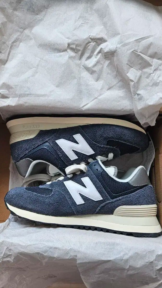 Misi新着商品 New Balance(ニューバランス) 574 ネイビー 235 - メルカリ