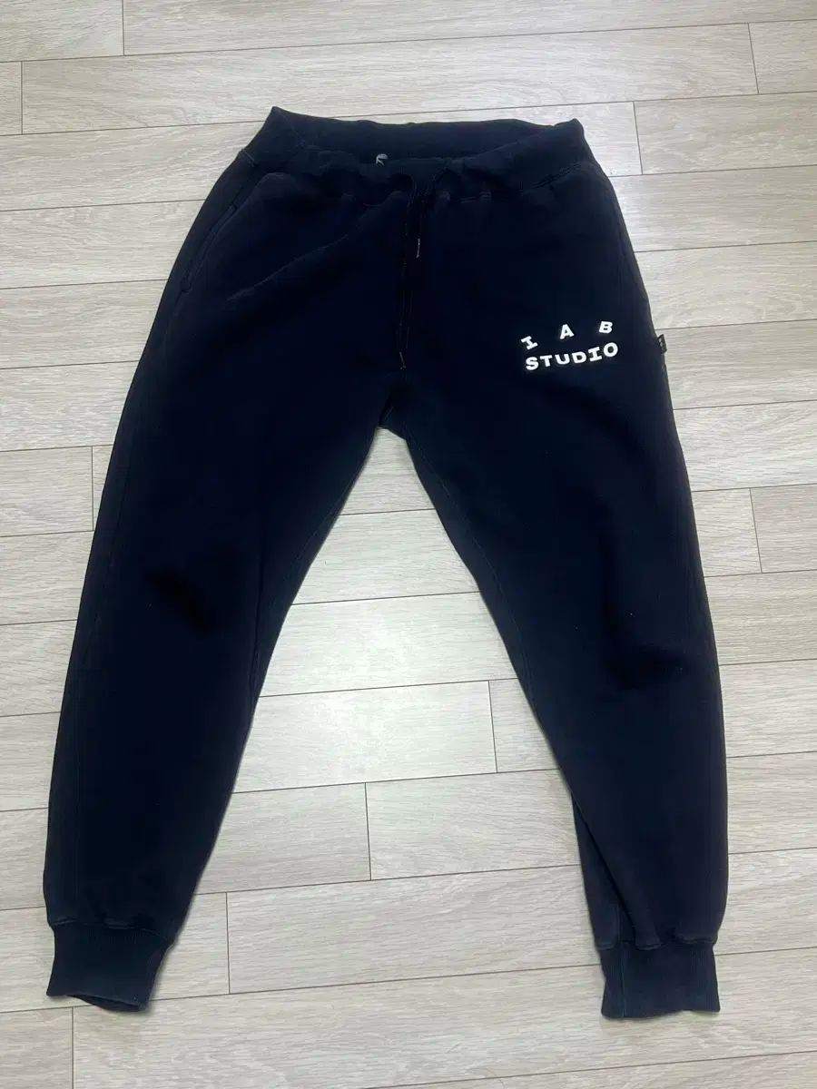 IAB Studio(アイエービースタジオ) パンツ ネイビー 21ss （ m サイズ - メルカリ