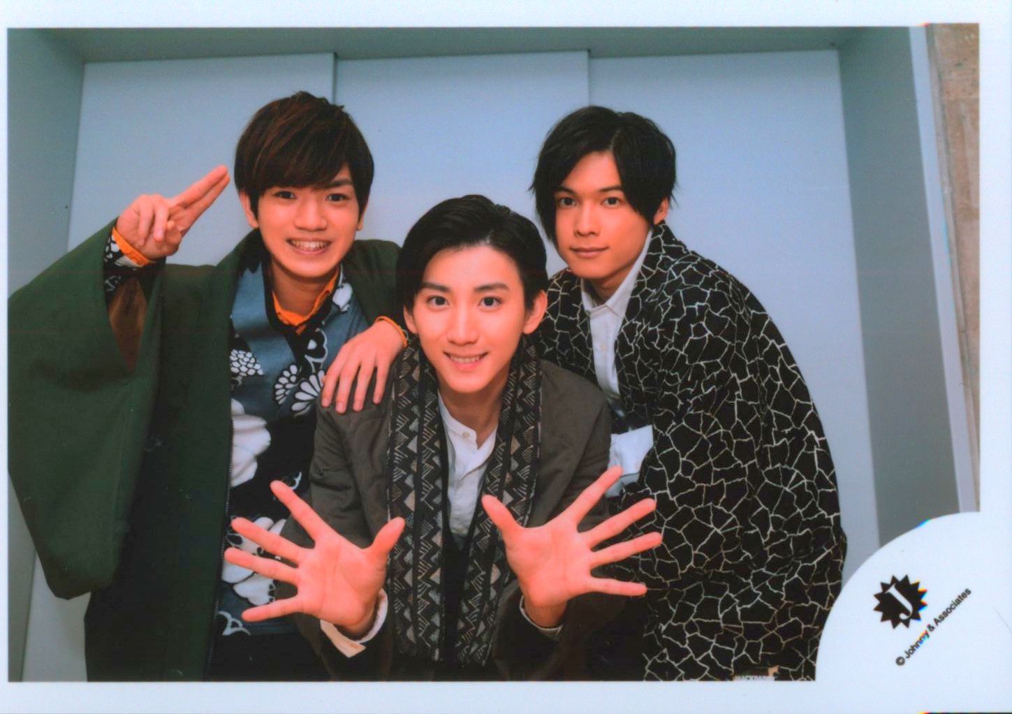 SixTONES 17年 JOHNNYS'YOU&ME IsLAND 松村/京本/髙地 公式写真*1枚 - メルカリ