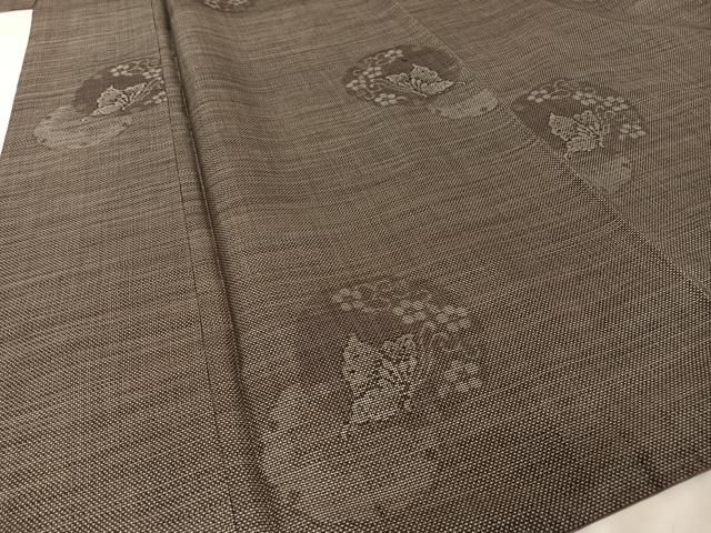 平和屋着物●本場大島紬　9マルキ　雪輪舞蝶文　正絹　逸品　AAAV9126np 平和屋着物○本場大島紬 9マルキ 雪輪舞蝶文 正絹 逸品 AAAV9126np