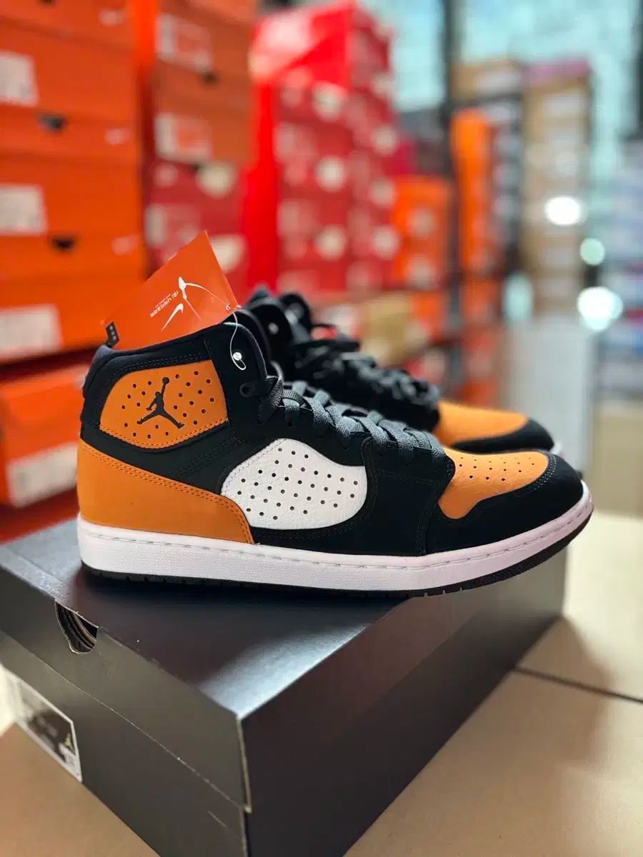 275 NIKE(ナイキ) エア ジョーダン アクセス ブレーザー バスケットシューズ AR3762 ー 008 - メルカリ