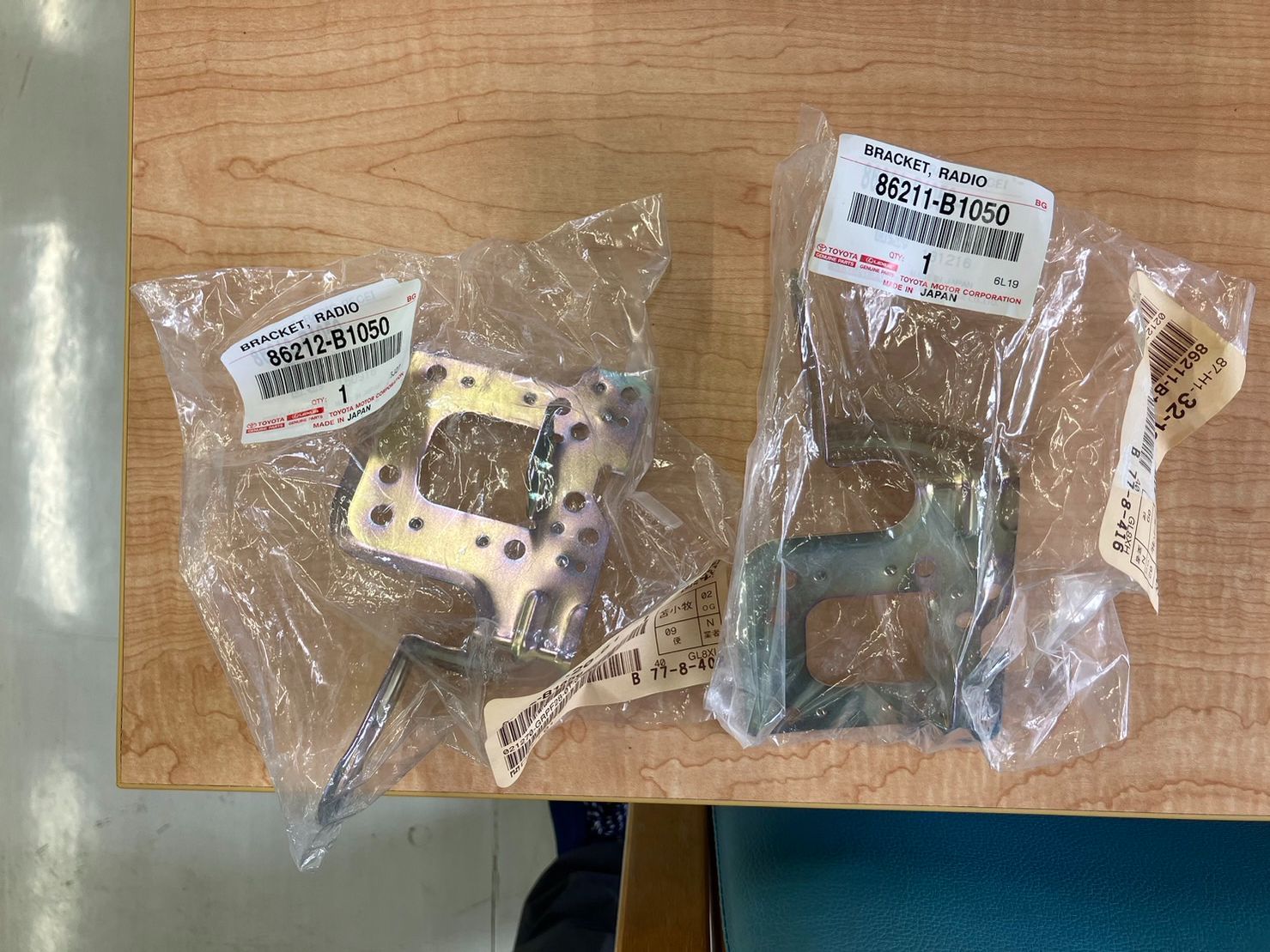 送料込み！ 新品未使用 トヨタ 純正 オーディオブラケット 86212-B1050 86211-B1050 - メルカリ