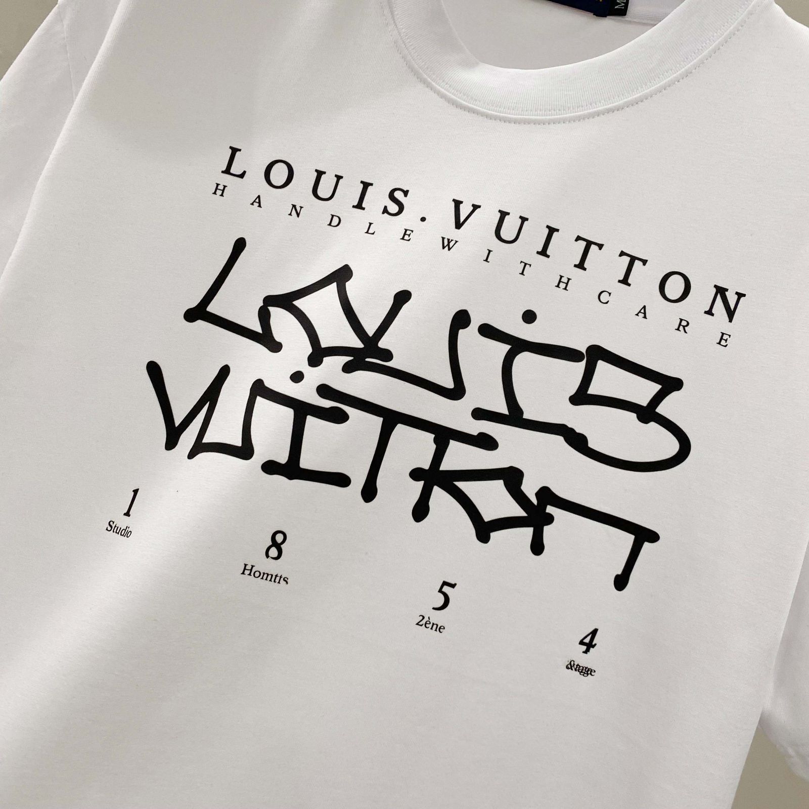 今日特価】Louis Vuitton 25SS プリントロゴ T シャツ 企業 t シャツ