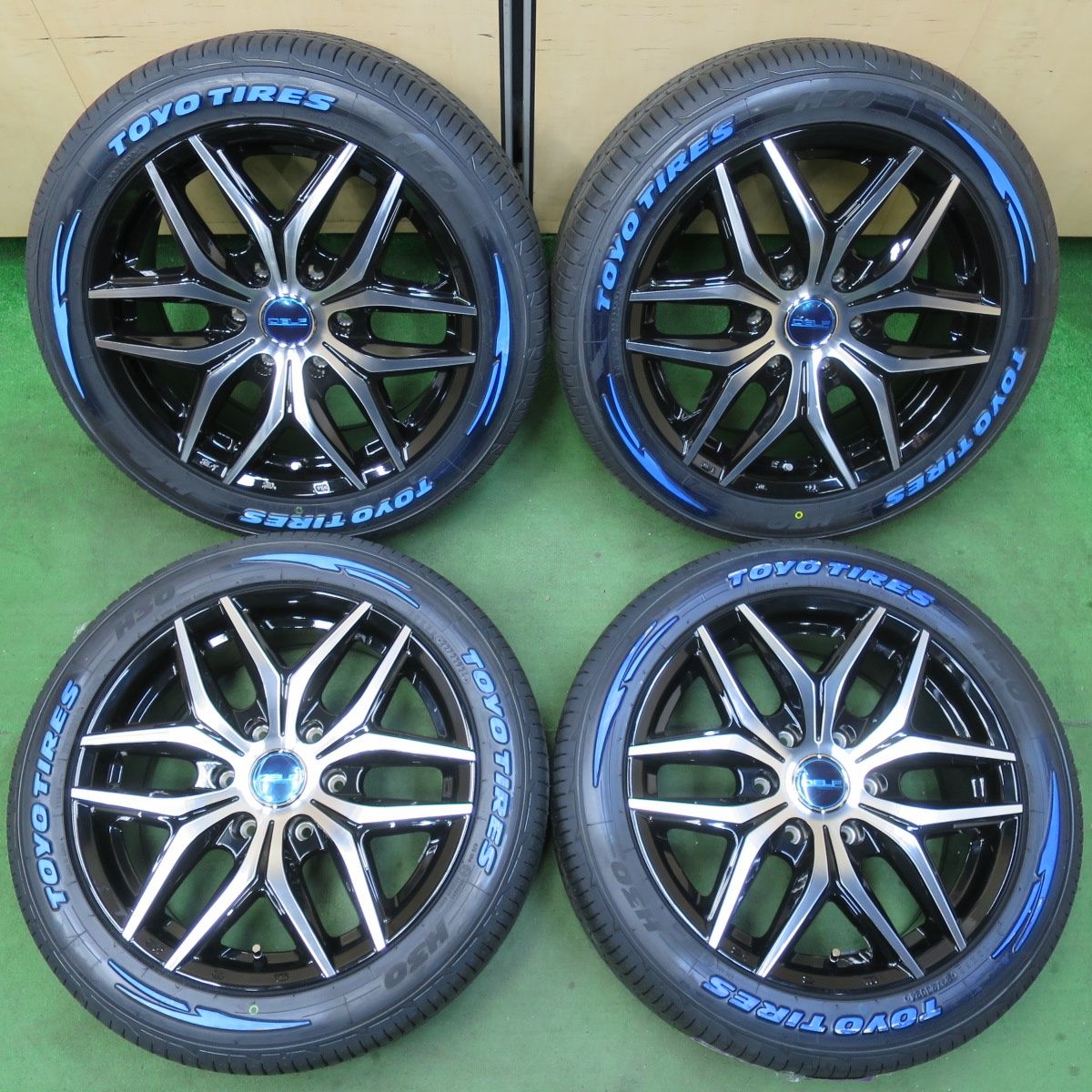 [送料無料] 未使用！24年★ハイエース DELF 01 FLEX 225/50R18C 107/105R トーヨー H30 18インチ デルフ フレックス PCD139.7/6H ...