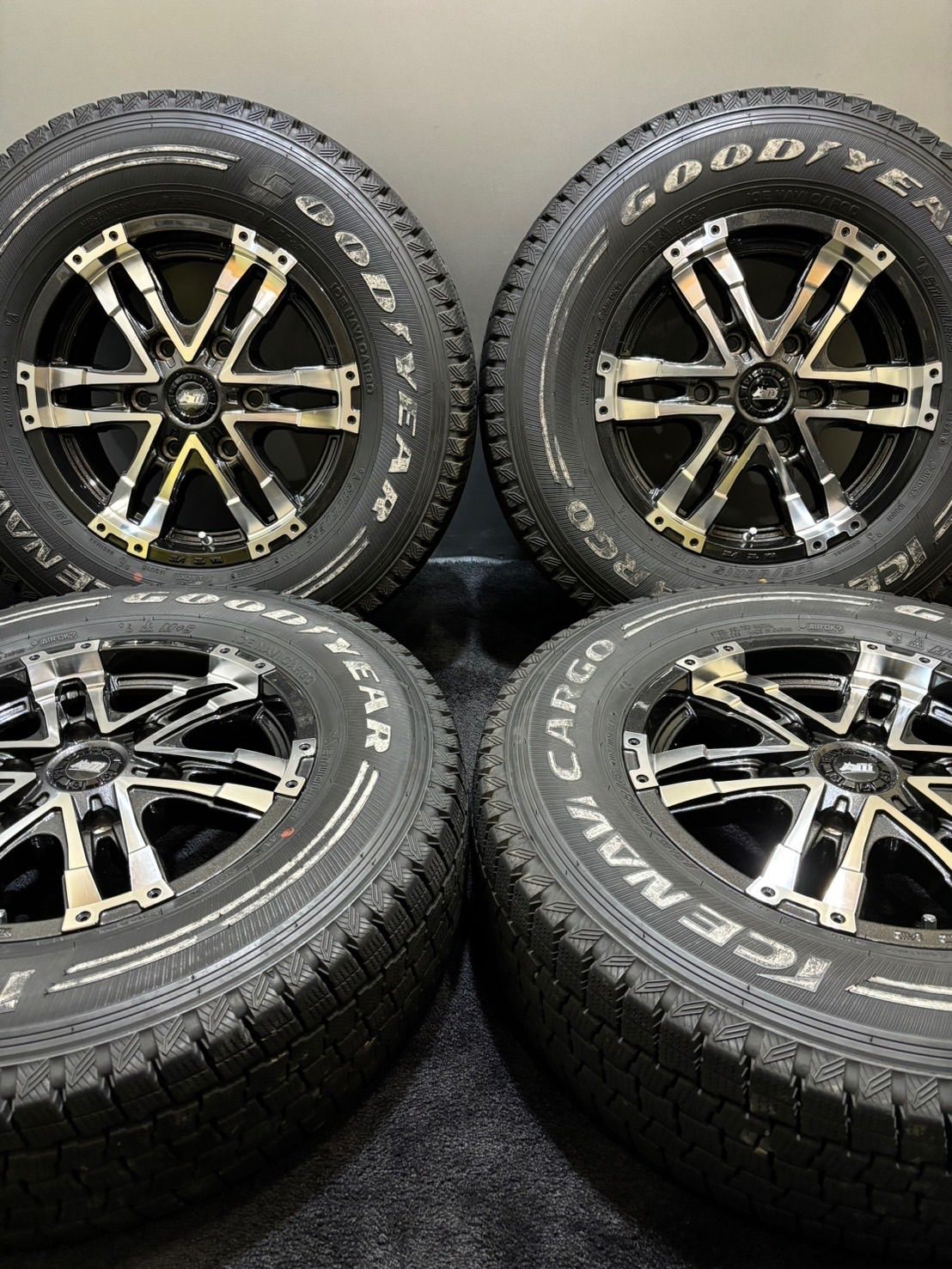 ★195/80R15 107/105L LT GOODYEAR/ICE NAVI CARGO 21年製 MADCROSS 15インチ 6J ＋33 139.7 6H スタッドレス 4本 ...