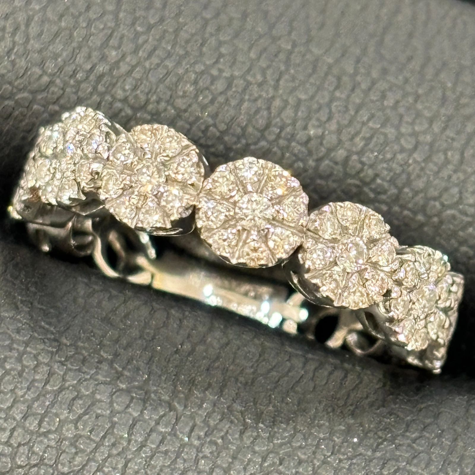 ΩNA2116 新品仕上げ済み！ DAMIANI ダミアーニ クリスタルダイヤリング K18WG 4.78g 9号 - メルカリ