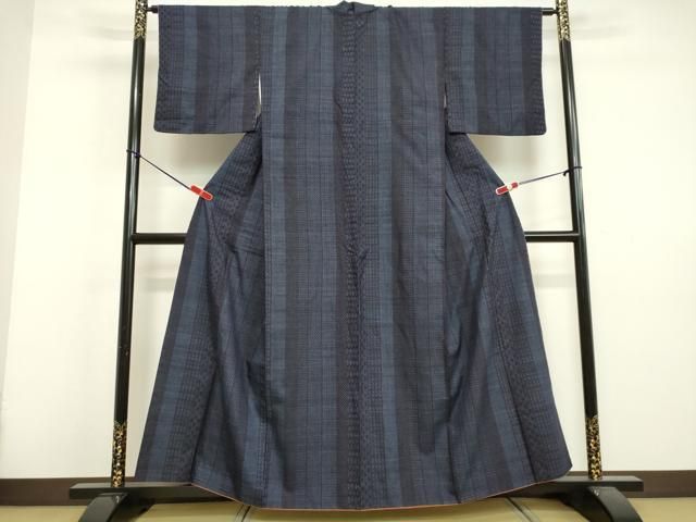 平和屋着物□本場結城紬 重要無形文化財 80亀甲 御所車花文 逸品