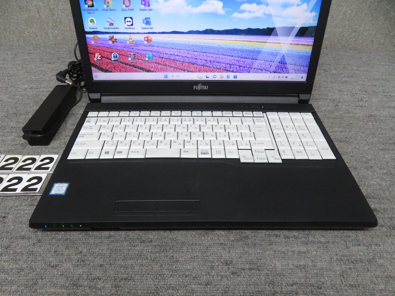 【テンキー搭載で表入力サクサク】 FUJITSU LIFEBOOK A579/A / 高性能 i5-8265U / 高速起動 512GB(新品 ...
