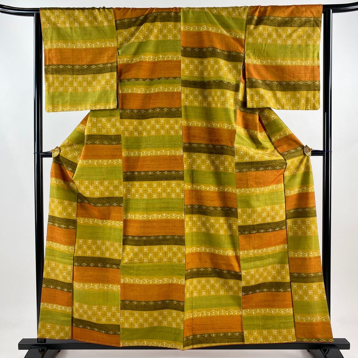 平和屋着物○本場大島紬 9マルキ 霞御所車文 正絹 逸品 DAAQ3497ps