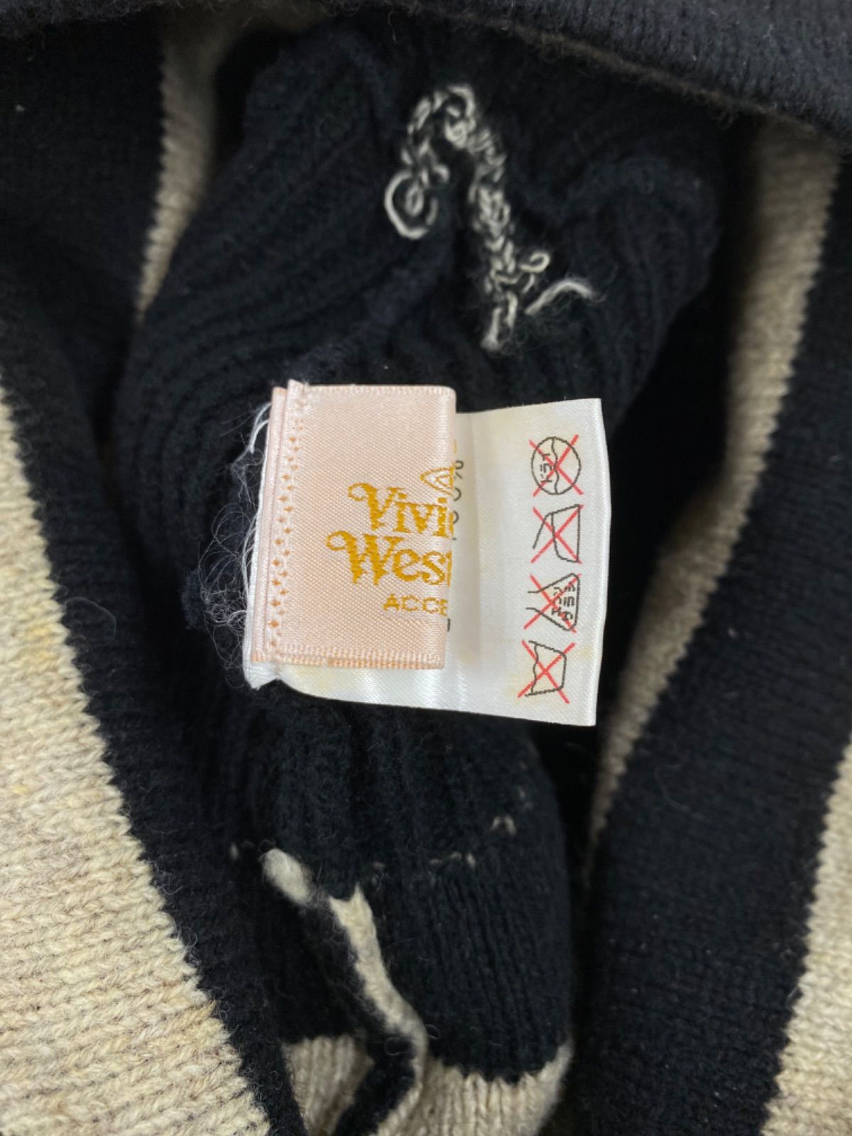 74.【希少】Vivienne Westwood ORB WOOL KNIT CAP 耳当て付き 74.【希少】Vivienne Westwood ORB WOOL KNIT CAP 耳当て付き