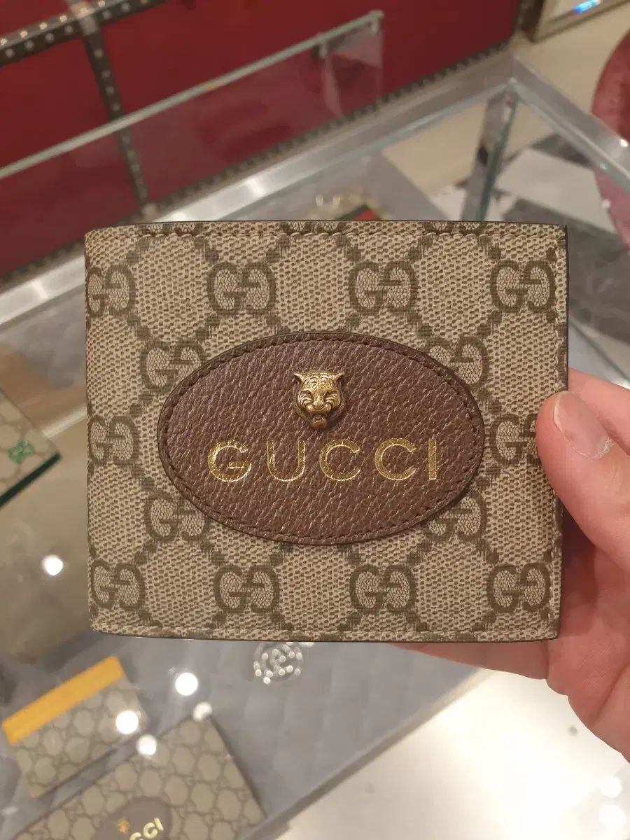GUCCI ネオ ヴィンテージ GG Supreme(シュプリーム) 二つ折り財布 473954 K9GOT 886 - メルカリ