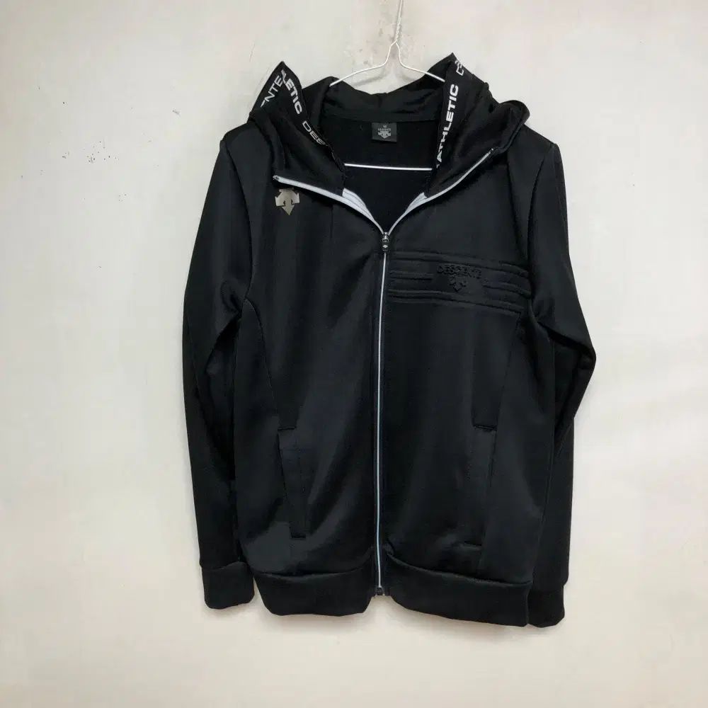 DESCENTE(デサント) レディース フードジャケット 95M 66 ホー@ 9963 - メルカリ