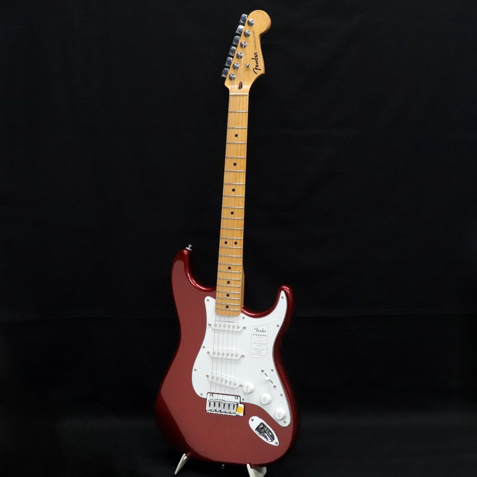 【新品】 Fender Standard Stratocaster, Maple Fingerboard, White Pickguard ...