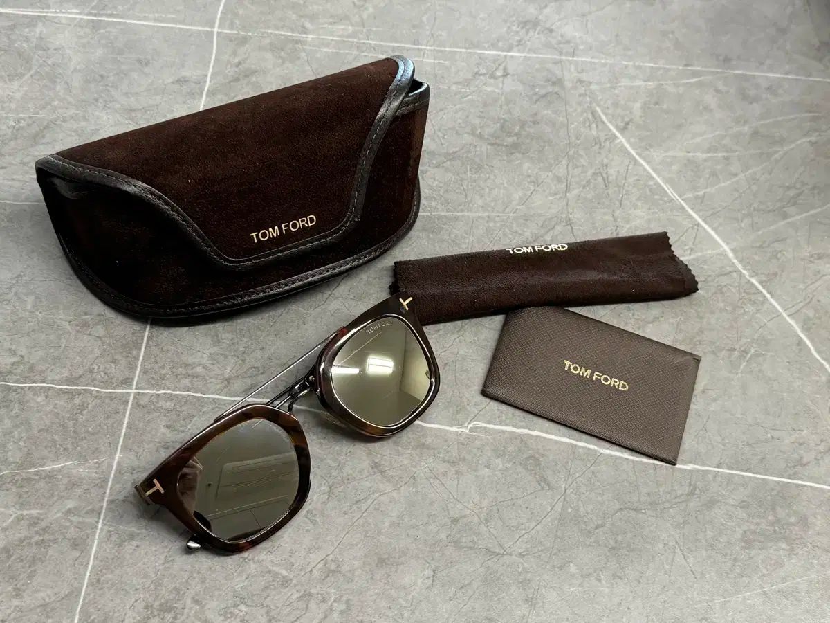 【雷市場（ポンジャン）商品韓国直送】 TOM FORD(トムフォード) レオパード柄 サングラス TF541 ー K 55Q TF541K - メルカリ
