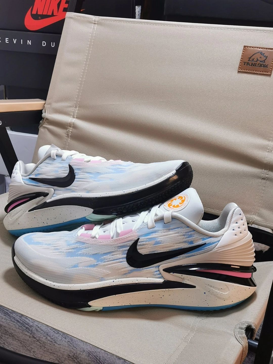 新品未使用 Nike Air Zoom G.T.Cut 2 EP「Dare To Fly」蛍光低幇助バスケットシューズ男女同じクールブルー ...