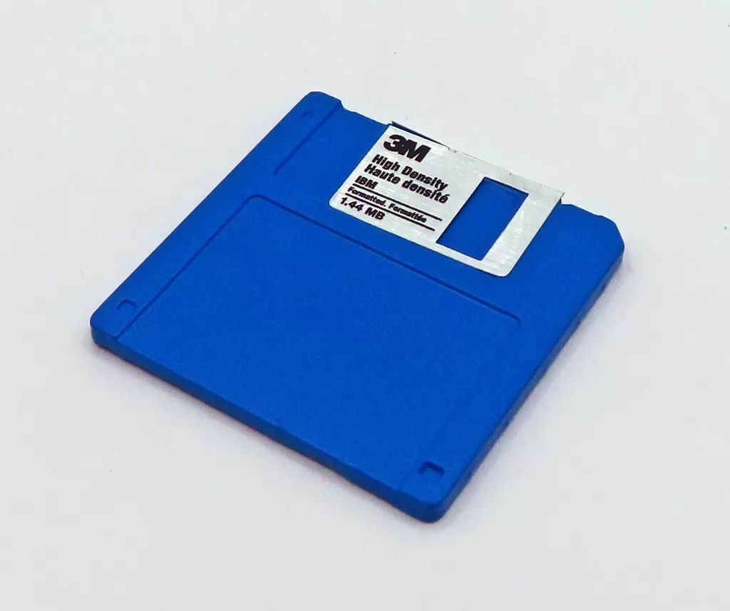 【中古】トレーディングフィギュア 3M Floppy Disk Blue -3M フロッピーディスク ブルー- 「ZURU ミニブランズ ...