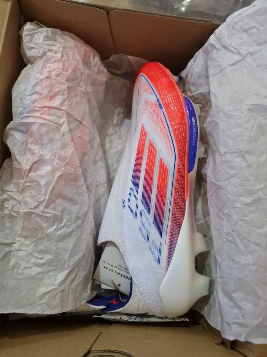 【雷市場（ポンジャン）商品韓国直送】 265 F50 ＋ - メルカリ