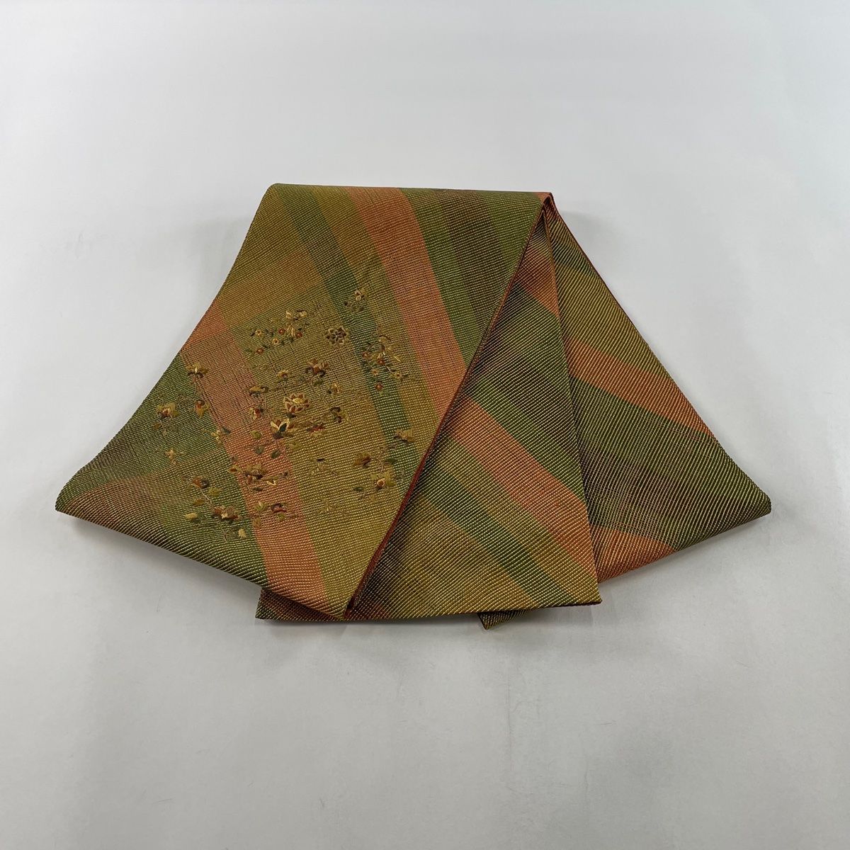 袋帯 美品 秀品 草花 花喰鳥 刺繍 金糸 茶緑色 お太鼓柄 正絹 袋帯 美品 秀品 草花 花喰鳥 刺繍 金糸 茶緑色 お太鼓柄 正絹