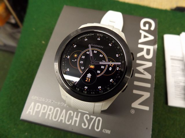 中古品 GARMIN APPROACH S70 WH GPSナビ 腕時計型 ガーミン アプローチ .952613 - メルカリ