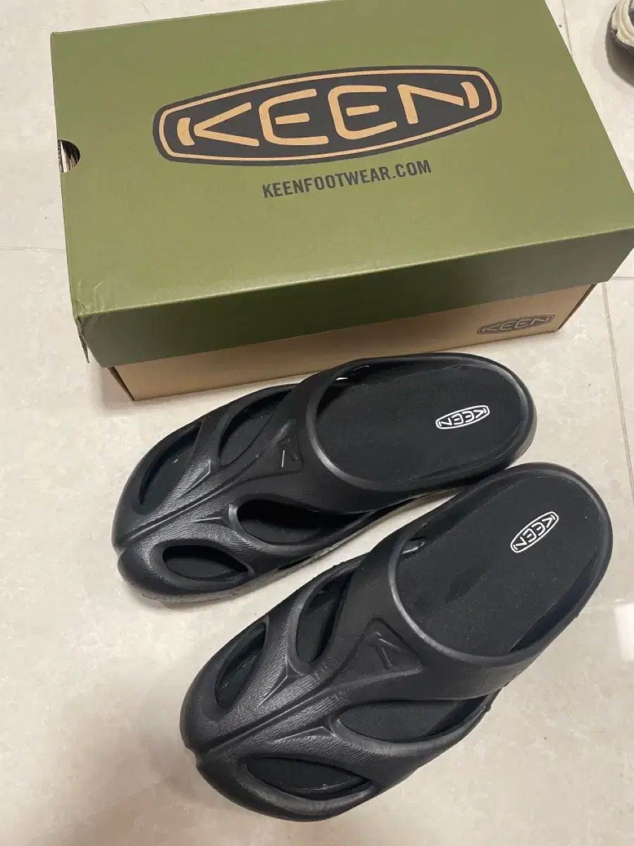 【雷市場（ポンジャン）商品韓国直送】 KEEN(キーン) シャンティ 280 出品 - メルカリ