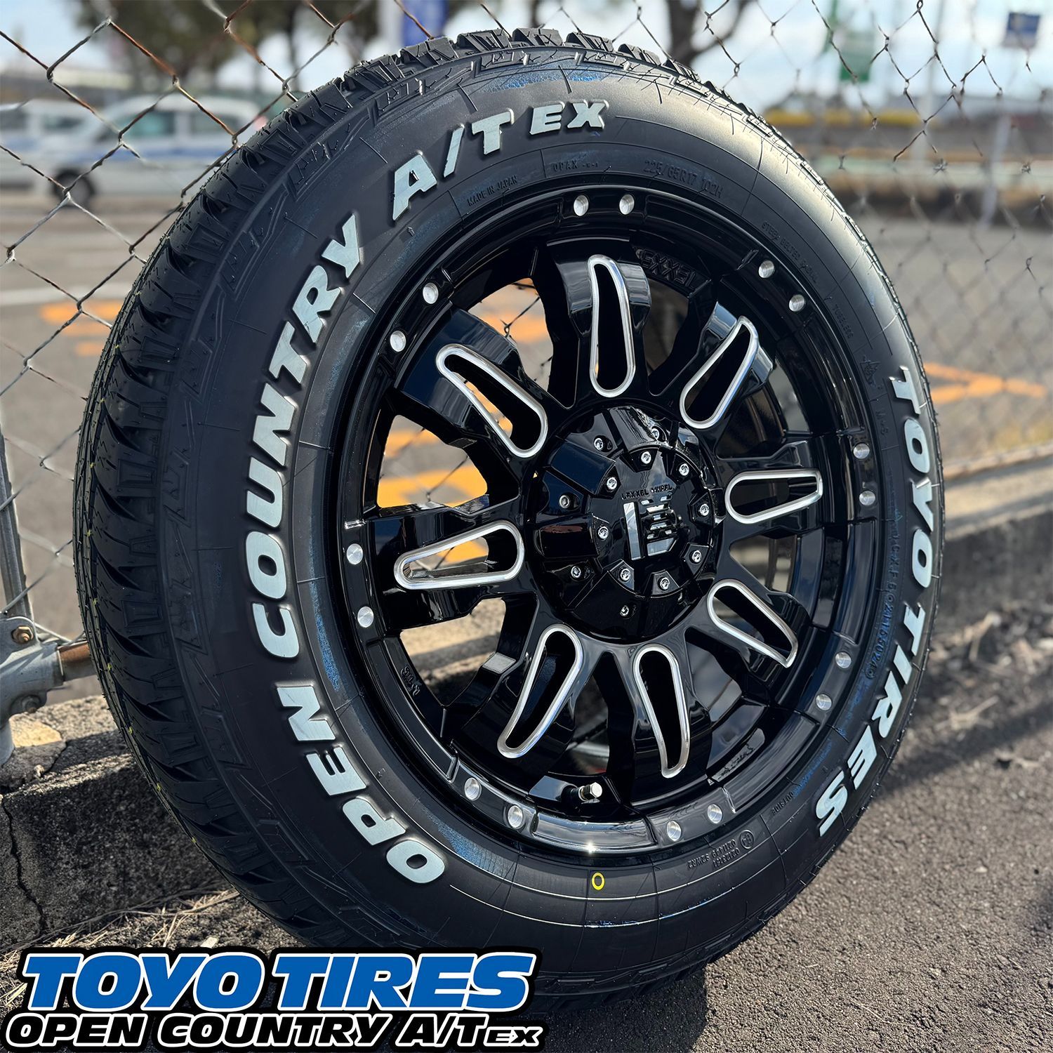 デリカD5 エクストレイル RAV4 CX5 CX8 17インチ タイヤホイール 4本セット 225/65R17 ホワイトレター TOYO オープンカントリー AT EX LEXXEL ...