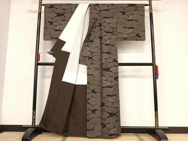 平和屋着物●本場大島紬　150亀甲　雲文　正絹　逸品　未使用　AABA2651np 平和屋着物○本場大島紬 150亀甲 雲文 正絹 逸品 未使用 AABA2651np