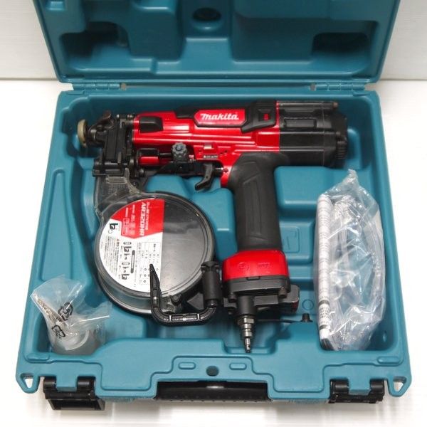 マキタ 32mm 高圧エアビス打ち機 AR320HR ケース付 ねじ打ち機 エア工具 makita ≡DT5174 - メルカリ