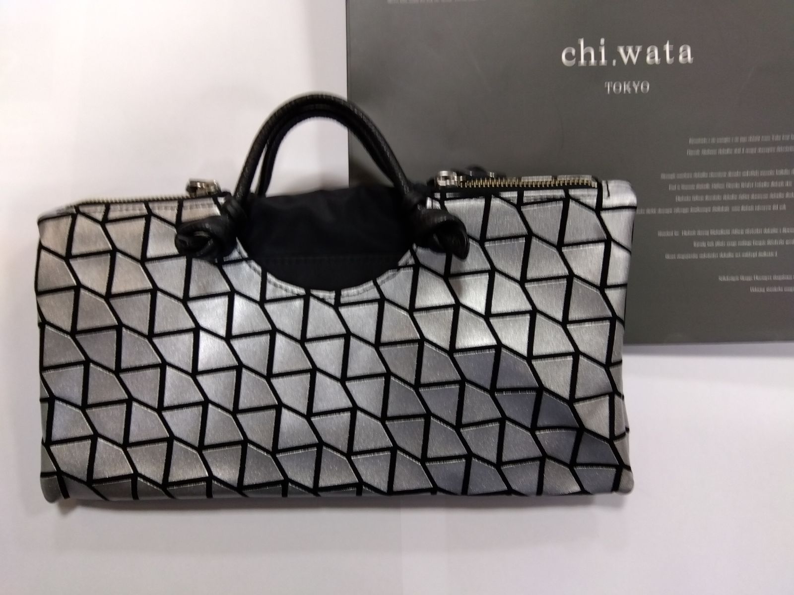 M19 chi.wata TOKYO デザインバック コンパクト オシャレ 個性的 - メルカリ