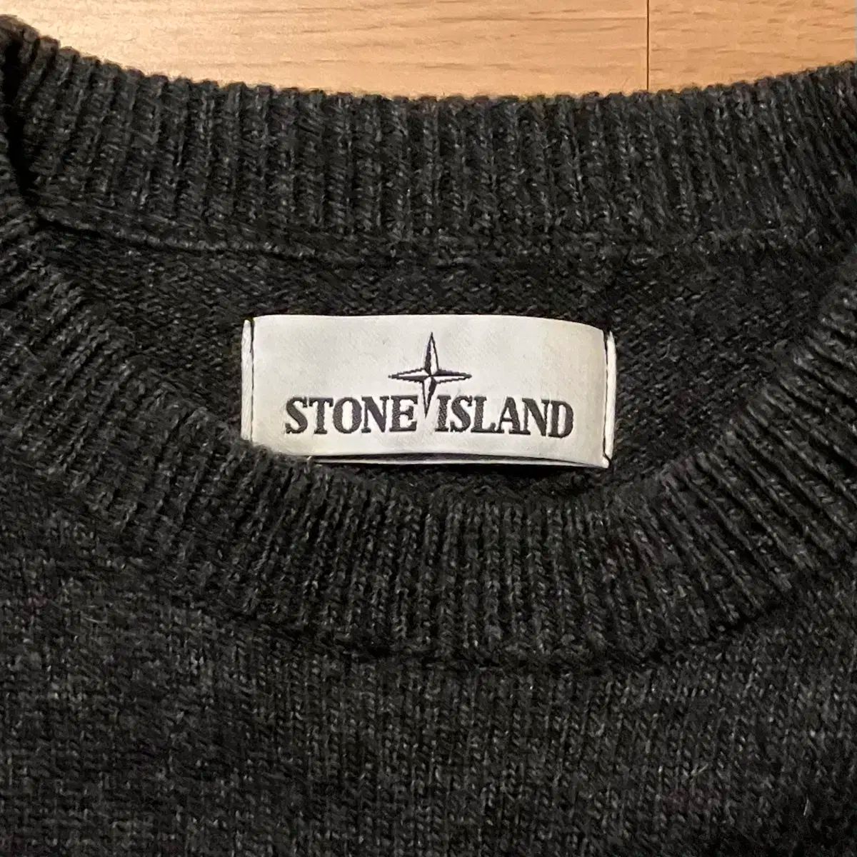 STONE ISLAND(ストーンアイランド) チャコールグレー ニット STONE ISLAND(ストーンアイランド) チャコールグレー ニット