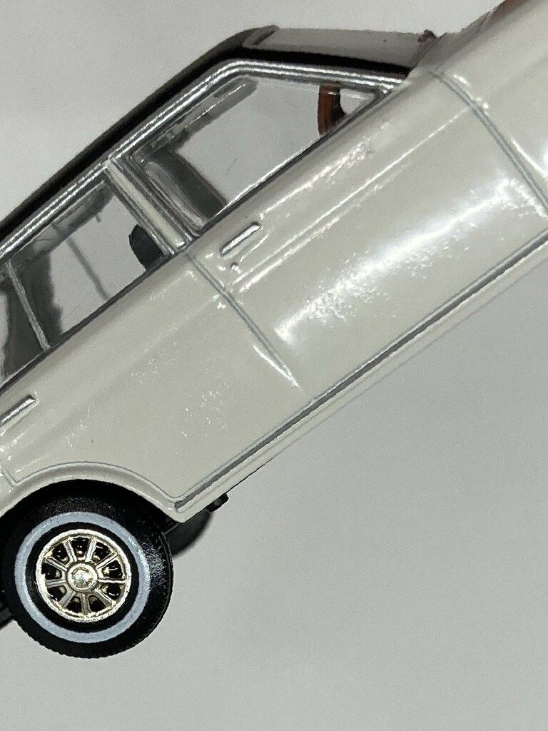 トミーテック TOMICA LIMITED VINTAGE ダットサン ブルーバード 1600 SSS(68年式)(ホワイト) LV-89b ...