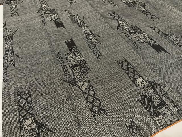 平和屋着物○本場大島紬 9マルキ 花間道 黒地 正絹 逸品 AAAT0537zg