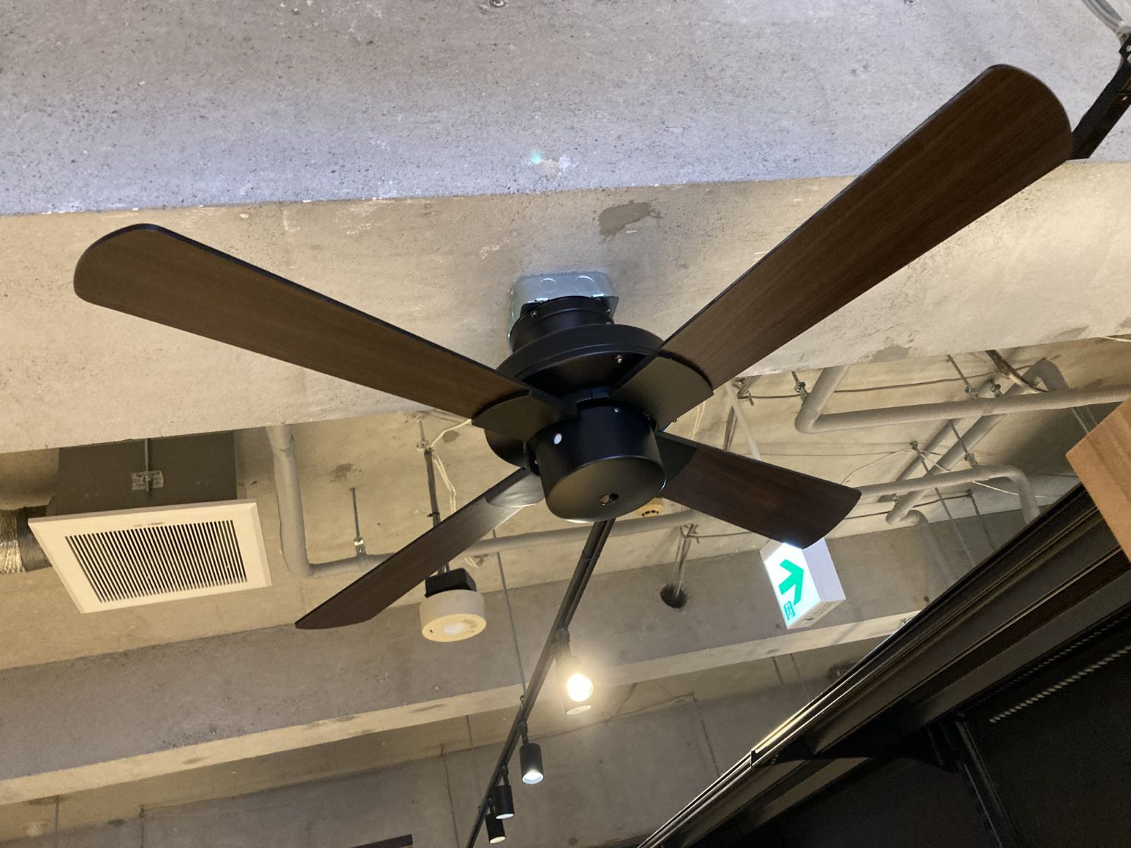 ① シーリングファン AM47470E KOIZUMI コイズミ 空調 内装 店舗 インテリア ファン 扇風機 - メルカリ