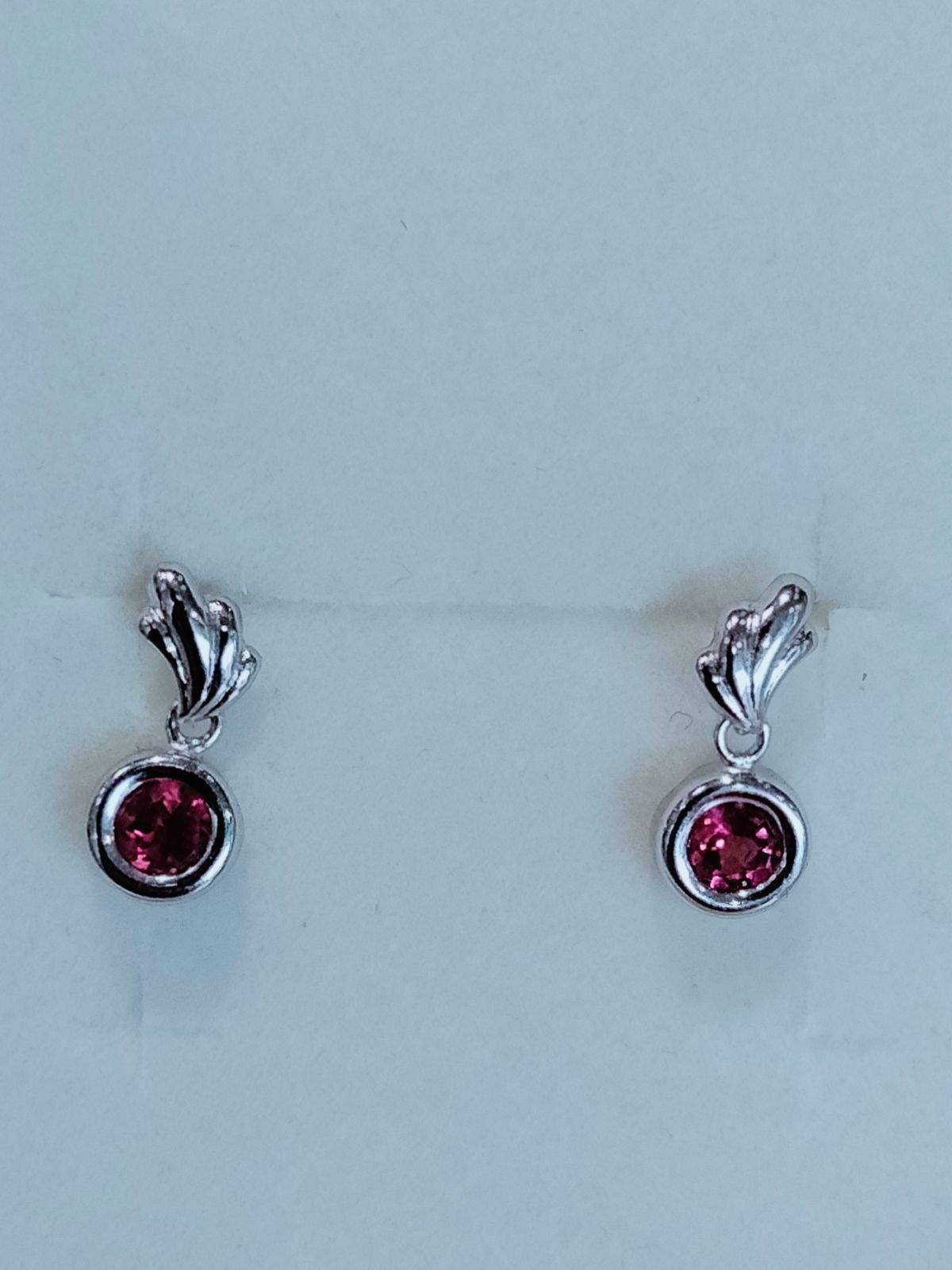 【新品】ホワイトゴールド K14 ガーネット ジルコニア CZ WG RLガーネットピアス - ウエキ shop - メルカリ