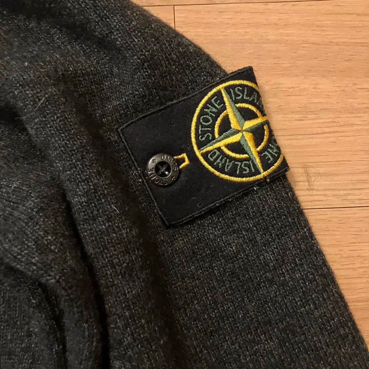 STONE ISLAND(ストーンアイランド) チャコールグレー ニット STONE ISLAND(ストーンアイランド) チャコールグレー ニット