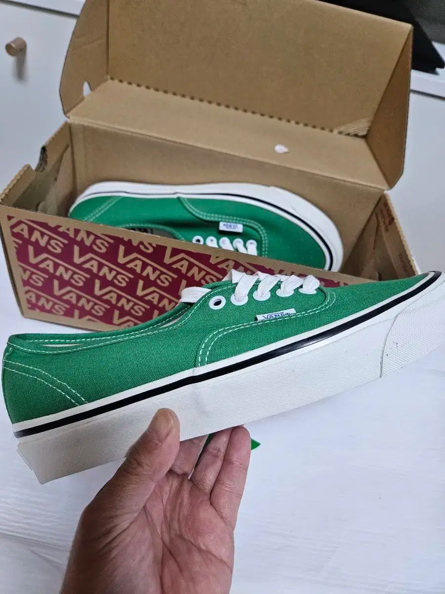 VANS(バンズ) オーセンティック 44DX 260 VN0A38ENVKZ アナハイム工場 - メルカリ