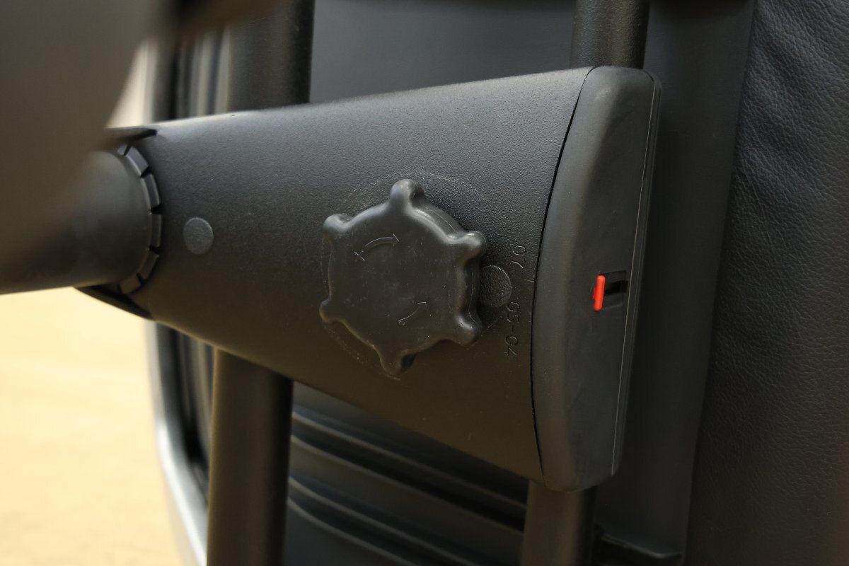 【送料無料】ウィルクハーン MONUS モダス オフィスチェア WHJ27471 本革張り参考定価43.8万円 北海道・沖縄・離島 配送不可 ...