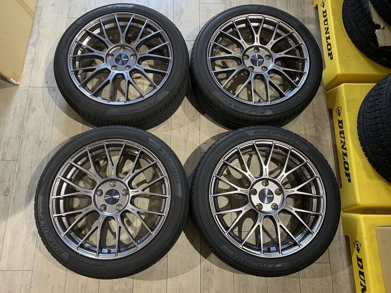 【2308006】ENKEI PerformanceLine PFM1 18インチ 7.5J +48 PCD112 5H + YOKOHAMA BluEarth-Es ES32 225 ...