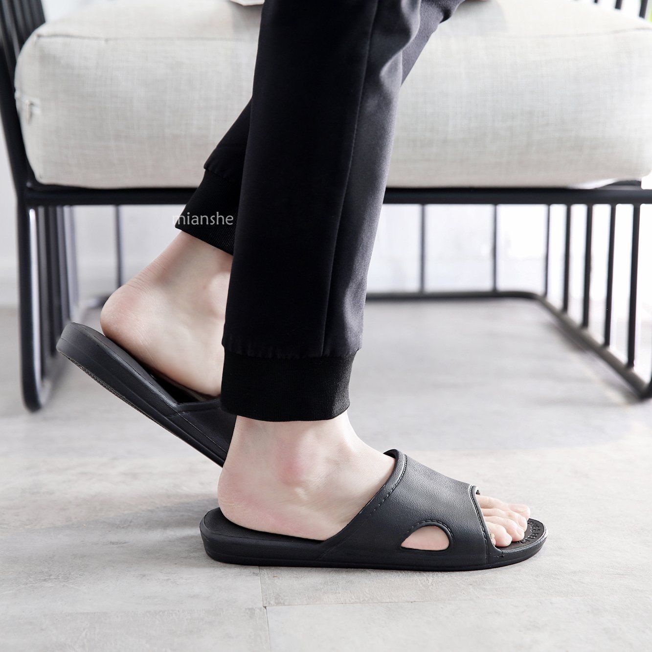 【人気商品】男女兼用 ブラック 来客用 滑り止め 歩きやすい 衛生 スリッパ L サンダル 超軽量 北欧 [mianshe] - メルカリ